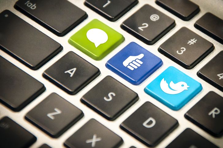 Pouvez-vous publier des tweets sur Facebook automatiquement
